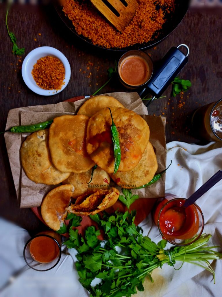 Moong dal khasta kachori | moong dal kachori recipe | khasta kachori